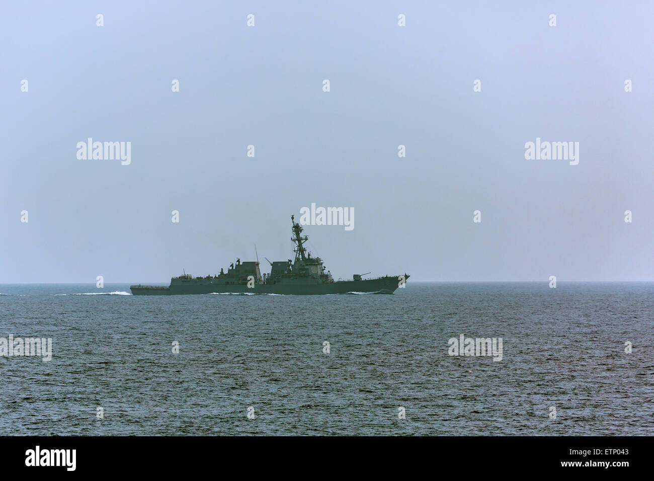 Uss forrest sherman hi-res stock photography and images - Alamy