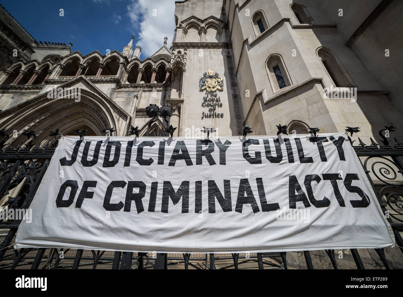Truth and justice campaign hi-res stock photography and images - Alamy