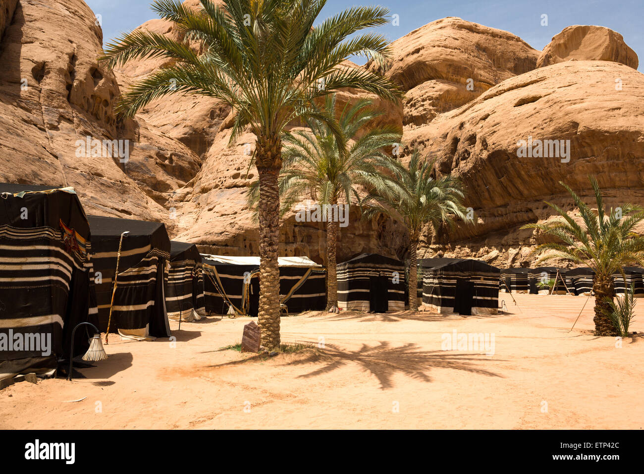 Arabs their tent hi-res stock photography and images - Alamy