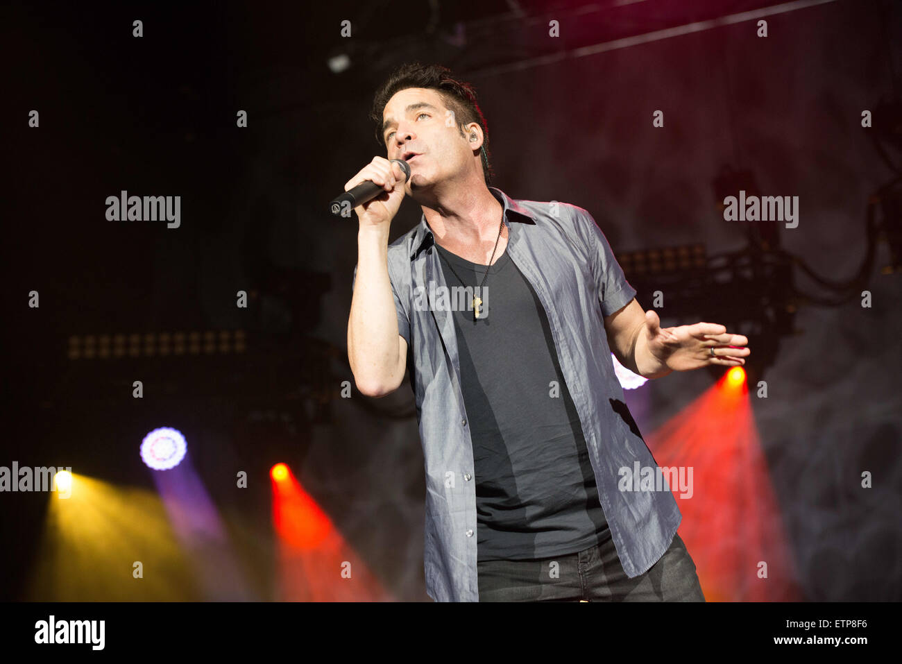 Train lead singer pat monahan hi-res stock photography and images - Alamy