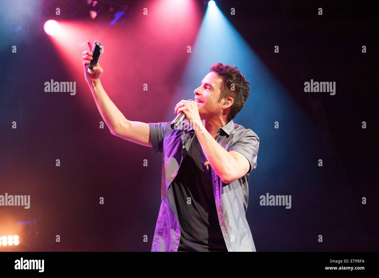 Train lead singer pat monahan hi-res stock photography and images - Alamy