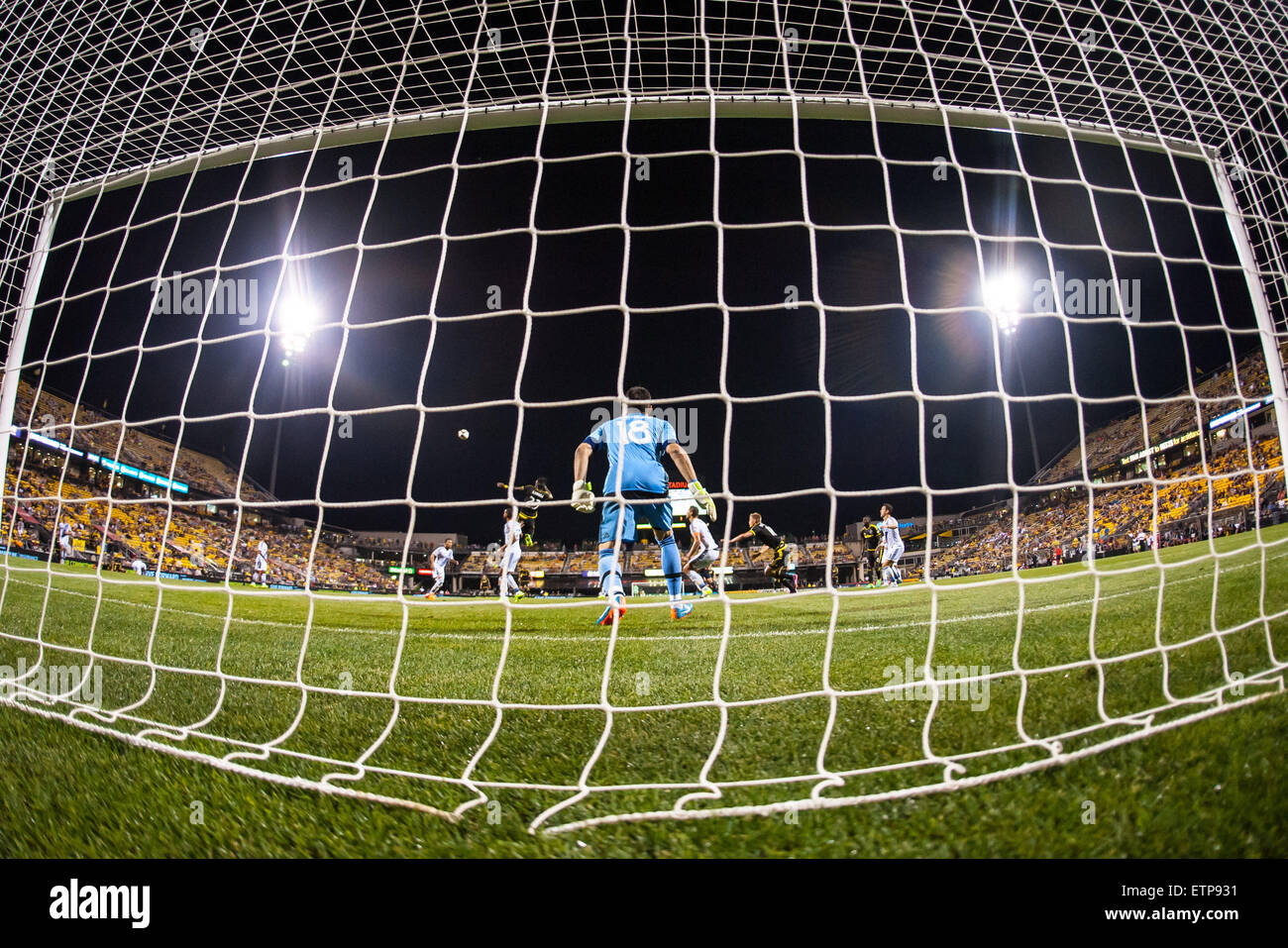 Los Angeles Galaxy goalkeeper Jaime Penedo (18) watches the ball during ...
