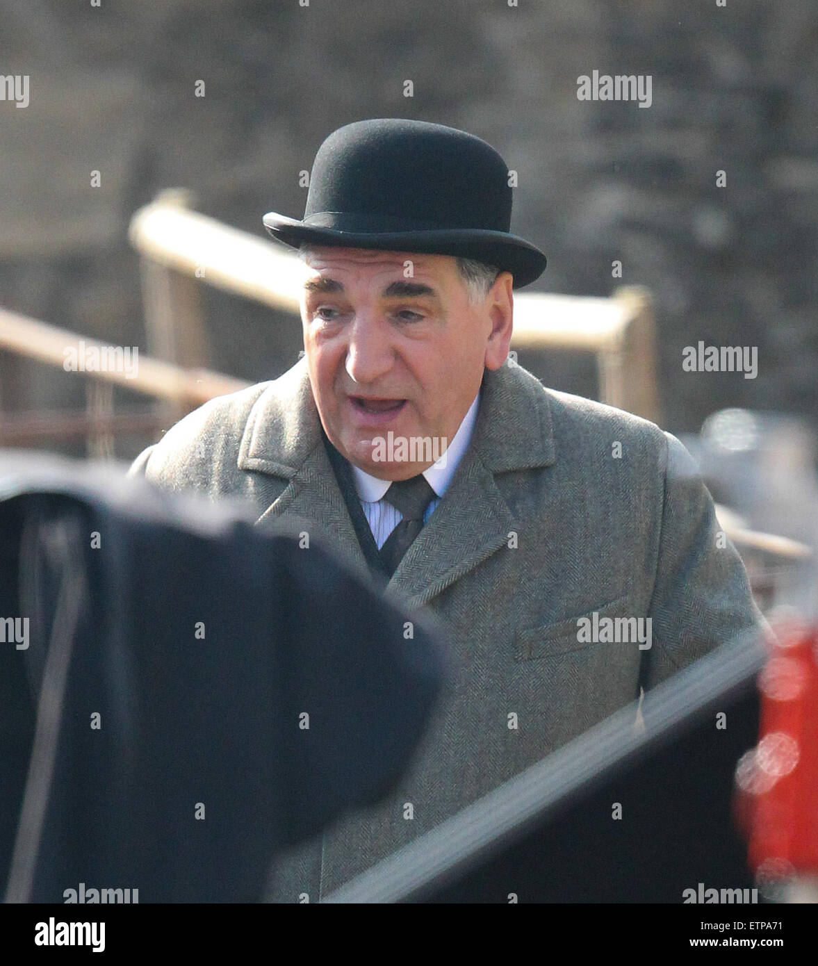 Cast shoot scenes for the new series of Downton Abbey in Wiltshire ...