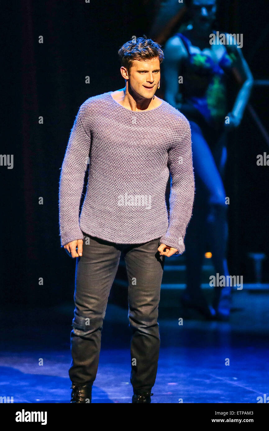 Feats of flying hi-res stock photography and images - Alamy