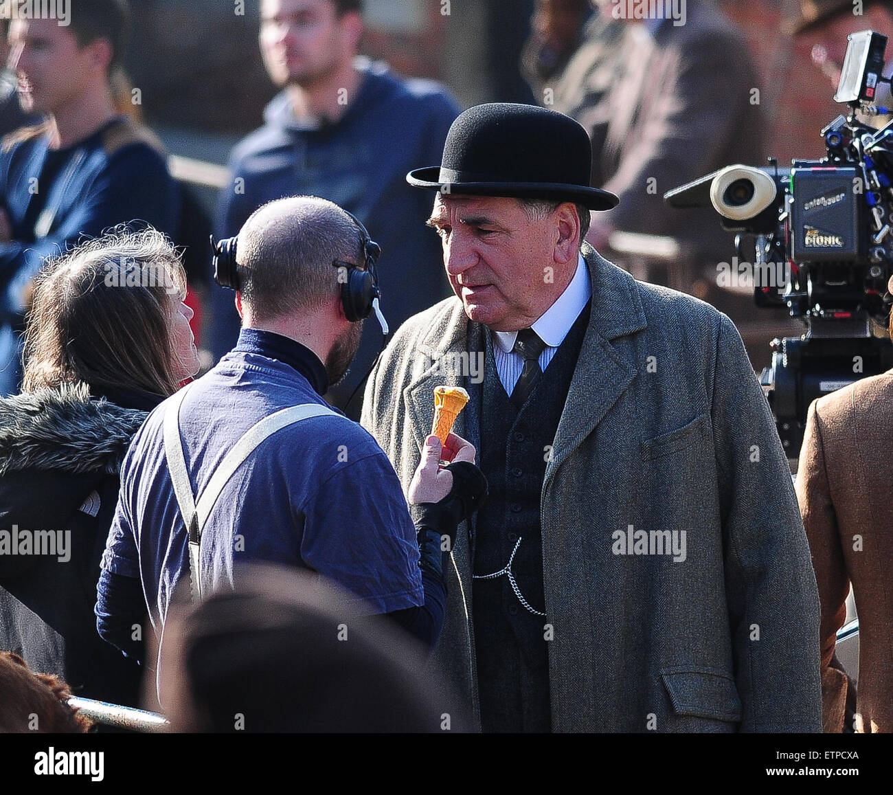 Downton cast 2015 hi-res stock photography and images - Alamy