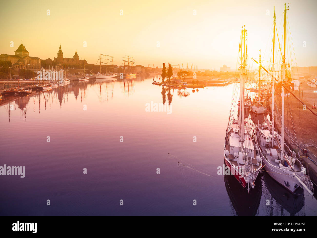 Summer sunrise over water hi-res stock photography and images - Alamy