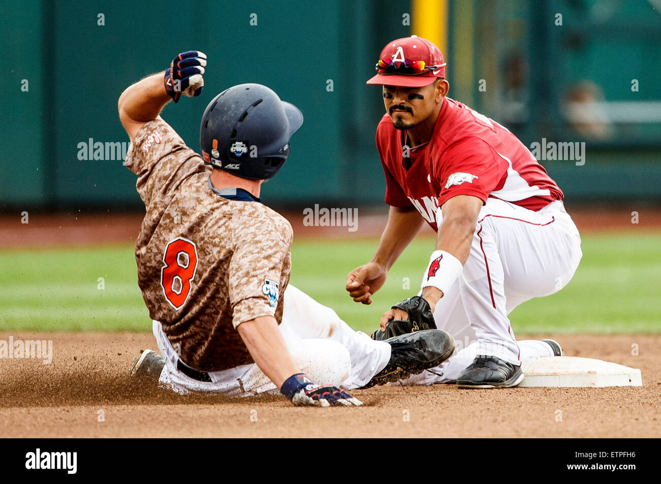 Sliding into 2nd base hi-res stock photography and images - Alamy