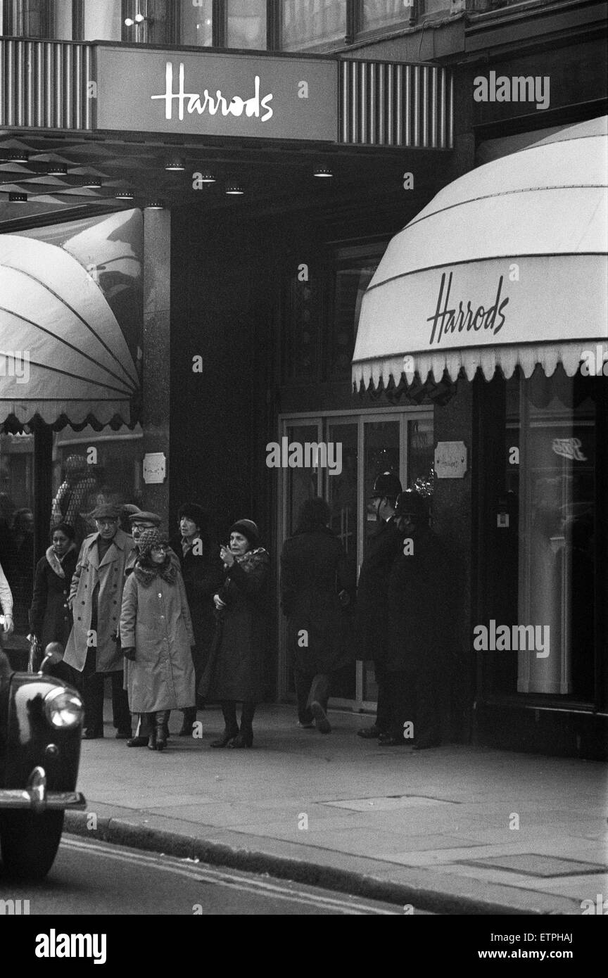 Police on christmas Black and White Stock Photos & Images - Alamy