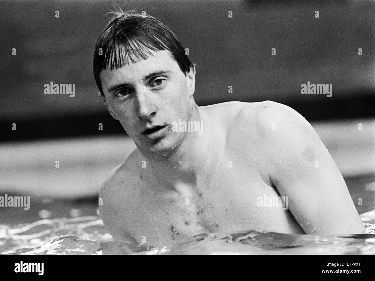 1960s swimming pool hi-res stock photography and images - Alamy