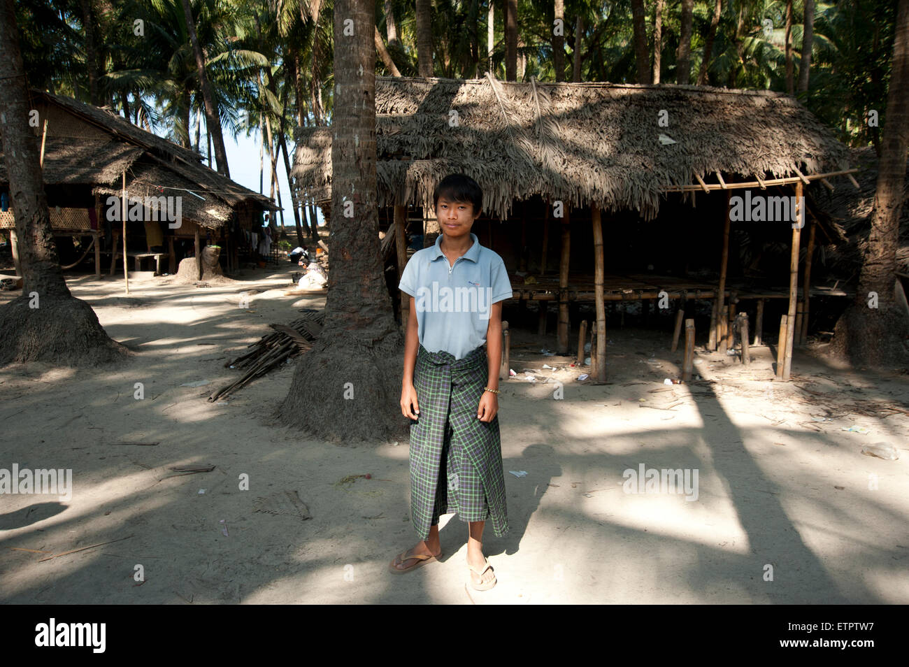 Poor burmese house hi-res stock photography and images - Alamy