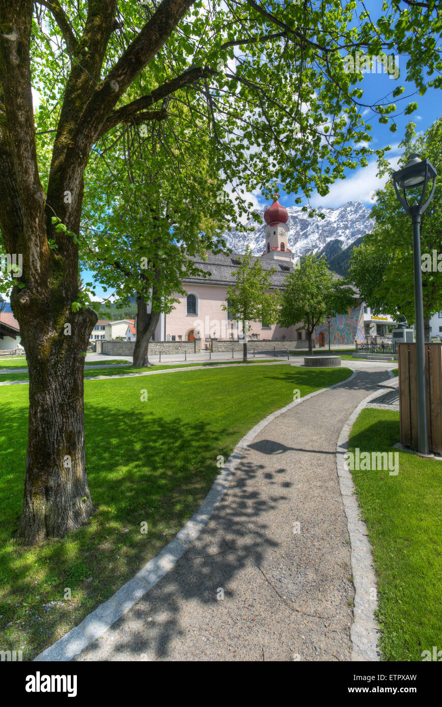 Parish church of Ehrwald, Zugspitze, mountains, Wettersteingebirge ...