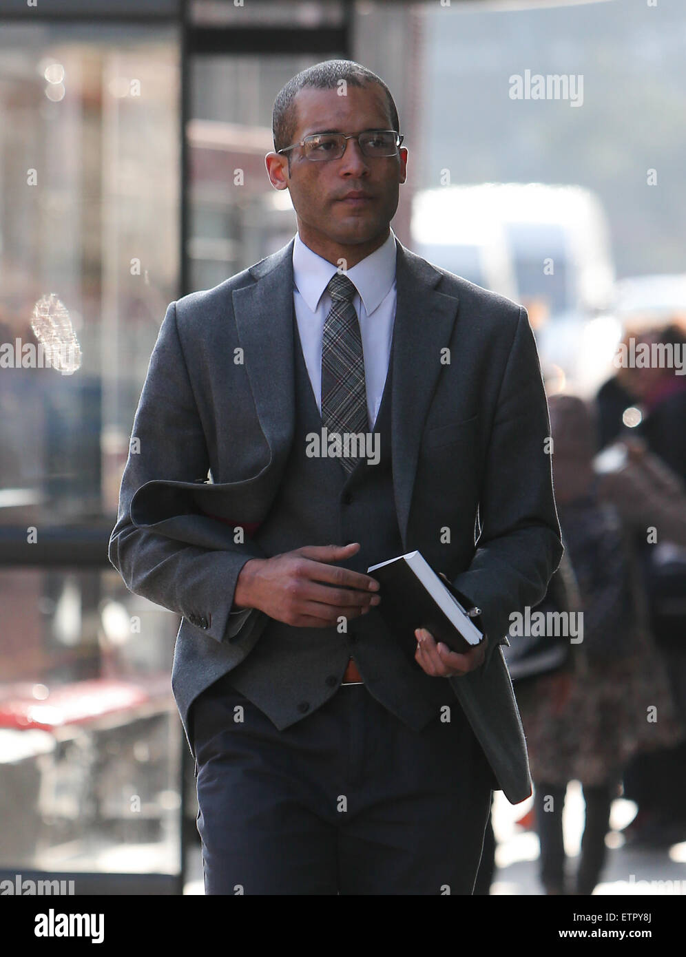 Clarke Carlisle arrives at Highbury magistrates on a drink driving ...