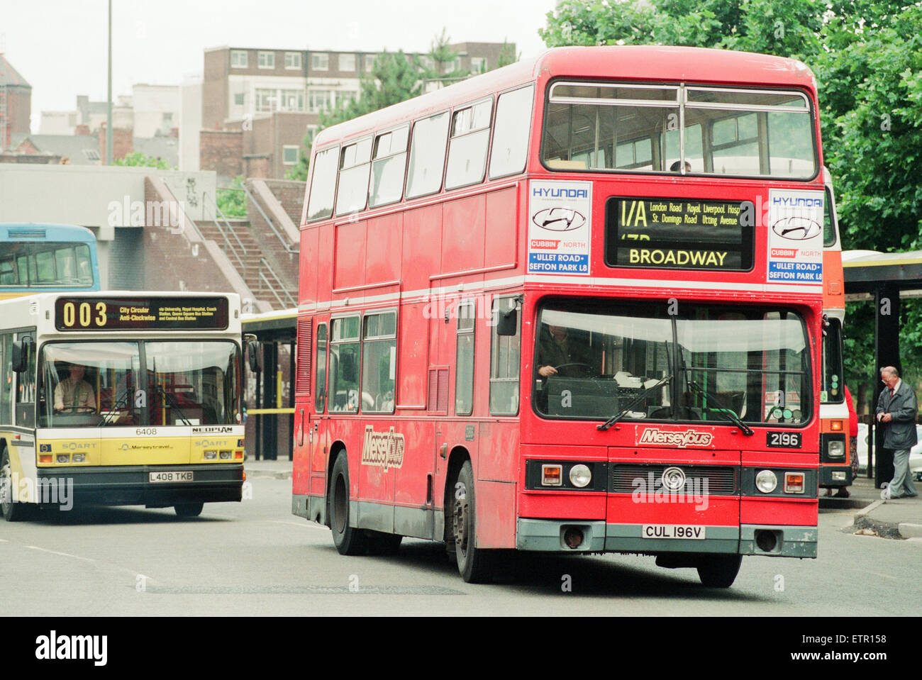 Buses in liverpool hi-res stock photography and images - Alamy