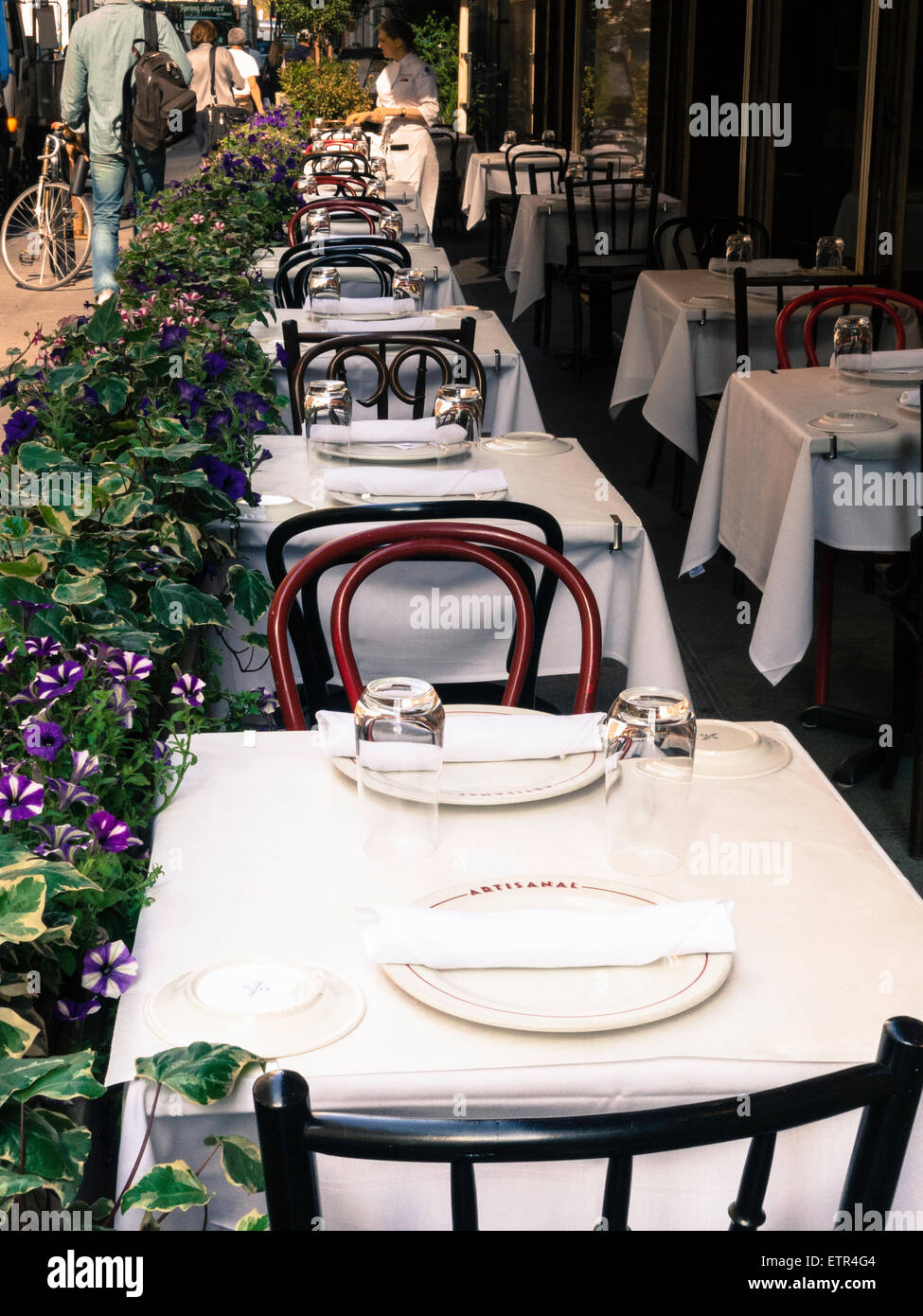 Artisanal Fromagerie & Bistro Outdoor Dining, NYC Stock Photo - Alamy