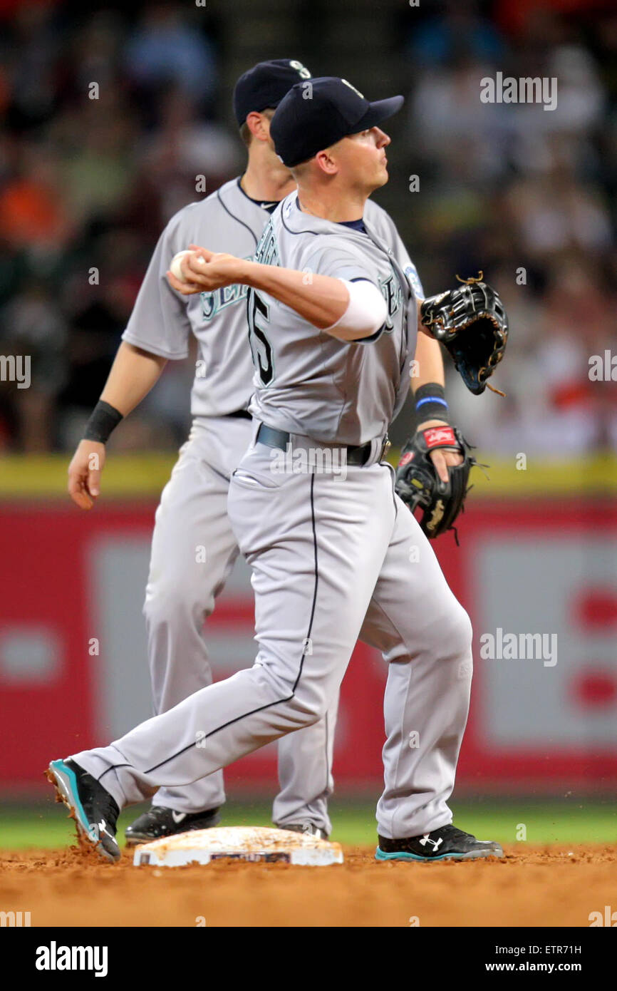 JUN 12 2015: Seattle Mariners third baseman Kyle Seager #15 throws a ...