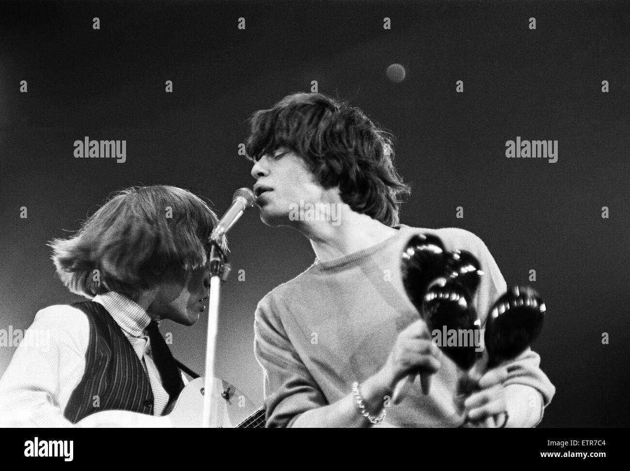 New musical express 1960s hi-res stock photography and images - Alamy