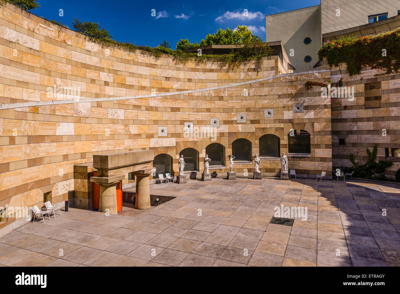 Germany, Baden-Wurttemberg, Stuttgart, Neue Staatsgalerie (new state ...