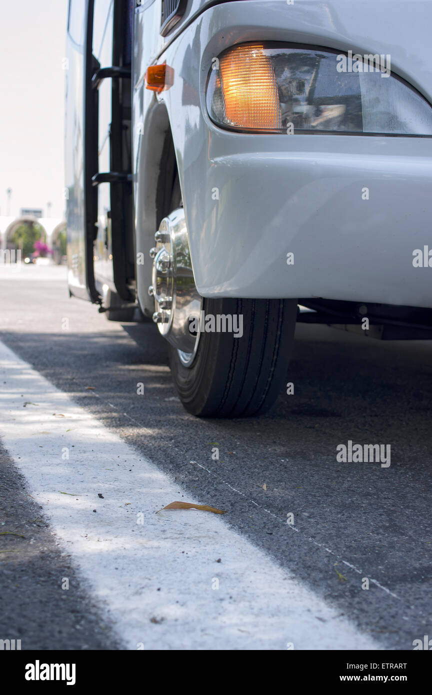 Bus Waiting Passengers Stock Photo - Alamy