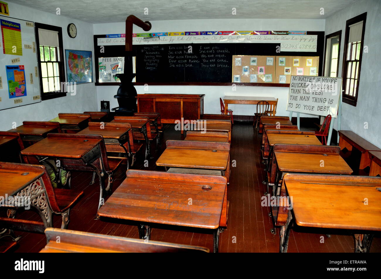 Amish schoolhouse hi-res stock photography and images - Alamy