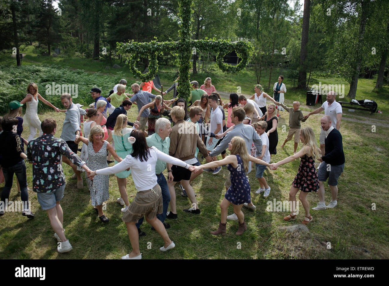 Sweden, Stockholm archipelago, Midsummer, people, dancing Stock Photo ...