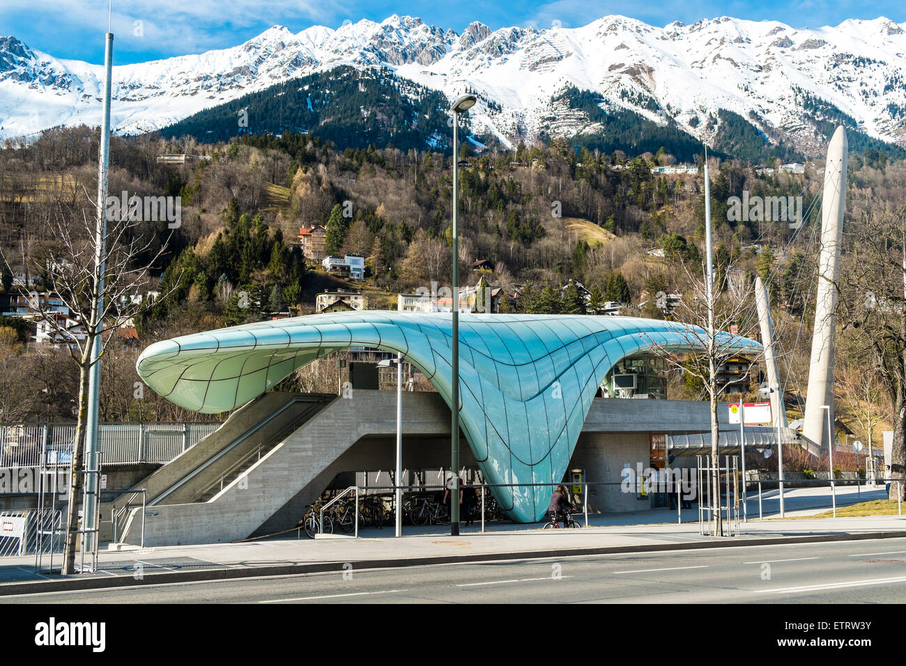 Hungerburgbahn, hybrid funicular railway, Loewenhaus station by Zaha ...