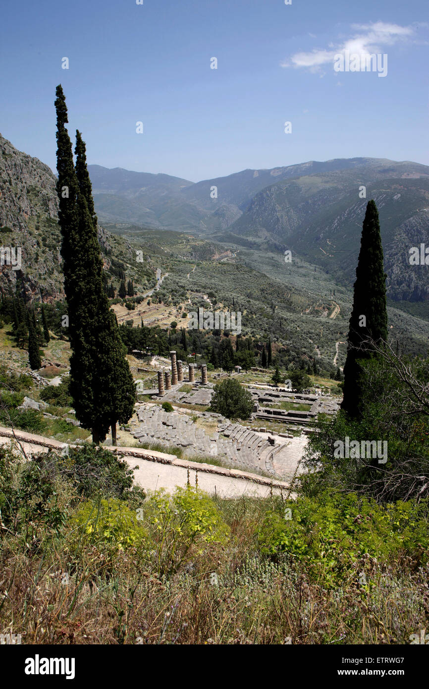 Theater temple apollo delphi hi-res stock photography and images - Alamy