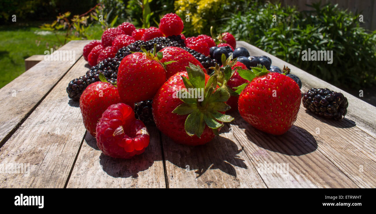 Summer fruits hi-res stock photography and images - Alamy