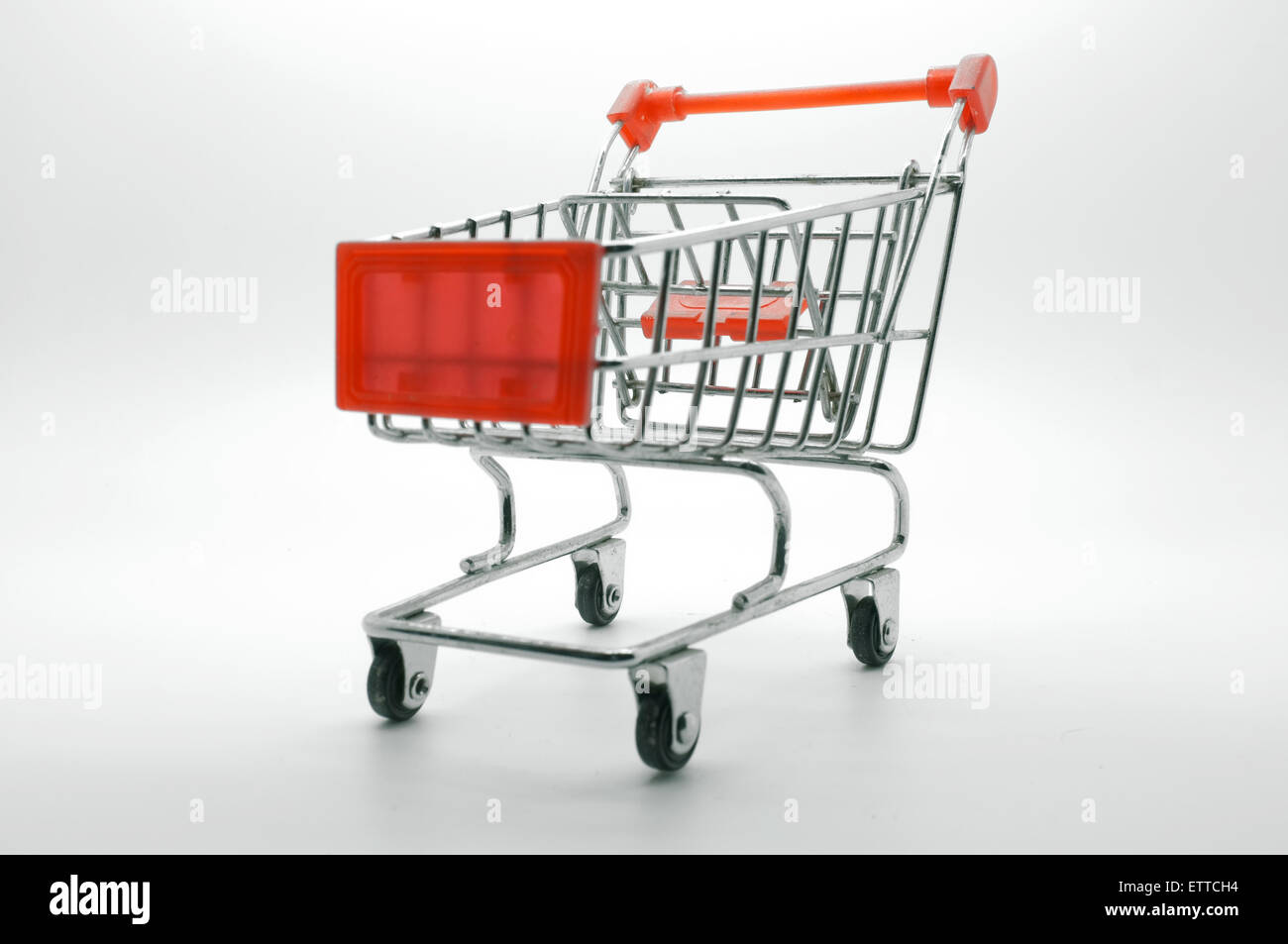 Empty shopping cart, side view Stock Photo - Alamy