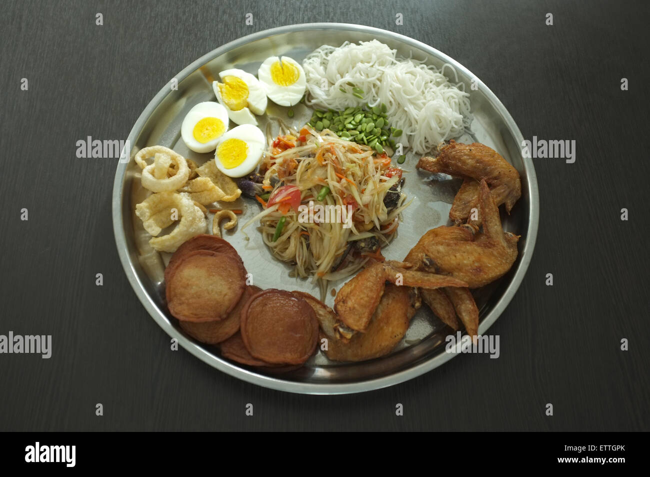Set of Papaya Salad in tray, Thai food Stock Photo - Alamy
