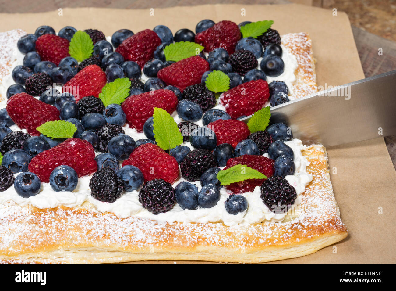 Cutting tart hi-res stock photography and images - Alamy