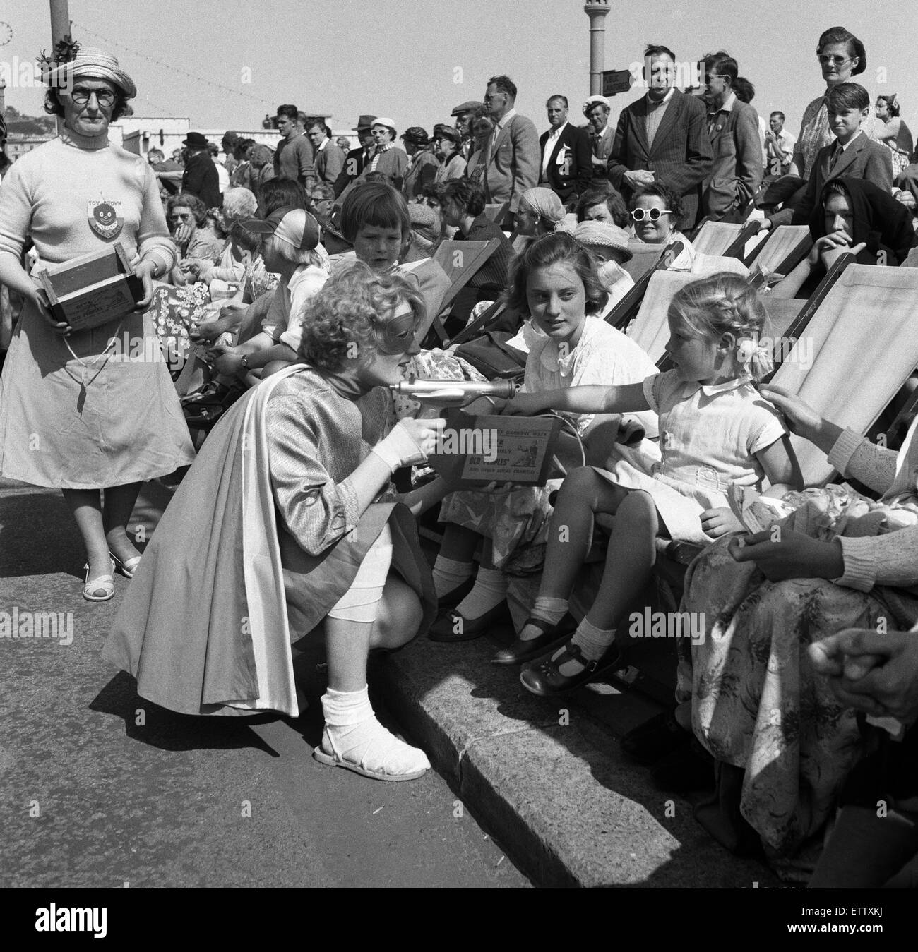 Hastings Carnival, Sussex. 11th July 1956 Stock Photo - Alamy