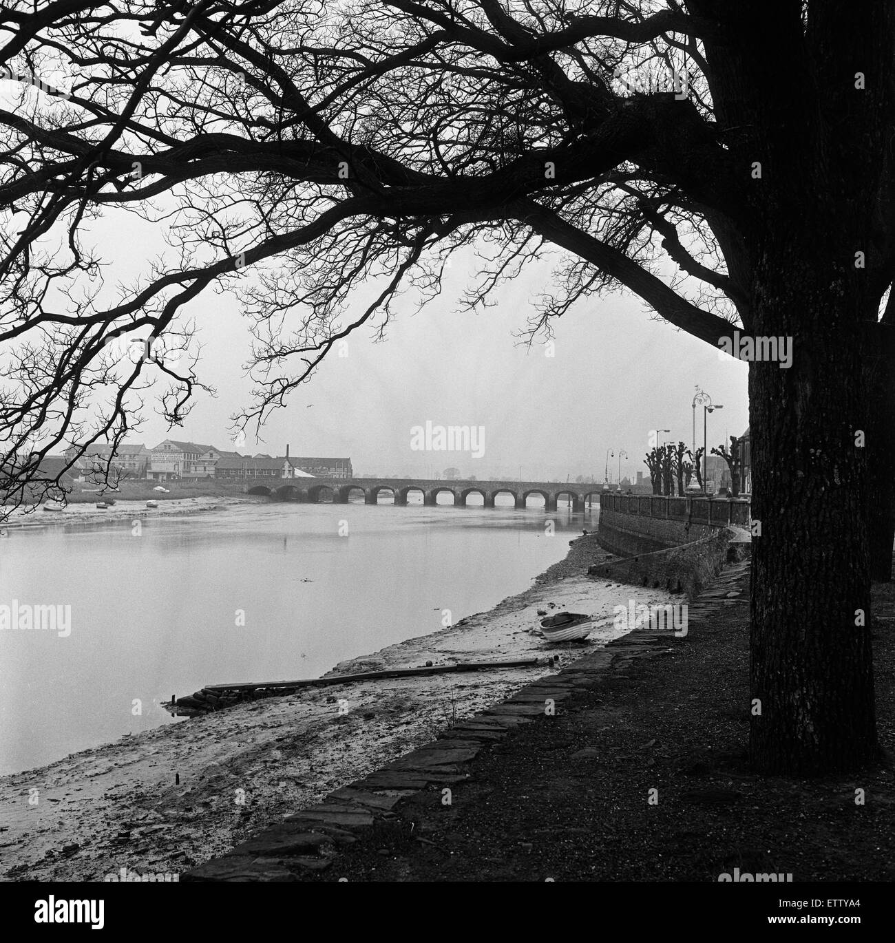 Barnstaple Long Bridge, North Devon. 9th January 1966 Stock Photo - Alamy