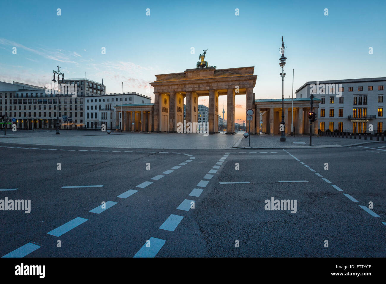 Gate of nation hi-res stock photography and images - Alamy