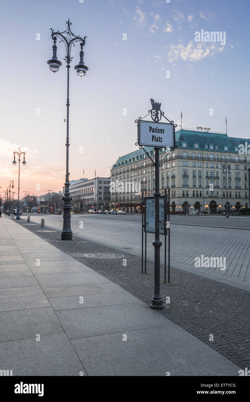 Pariser platz street berlin hi-res stock photography and images - Alamy