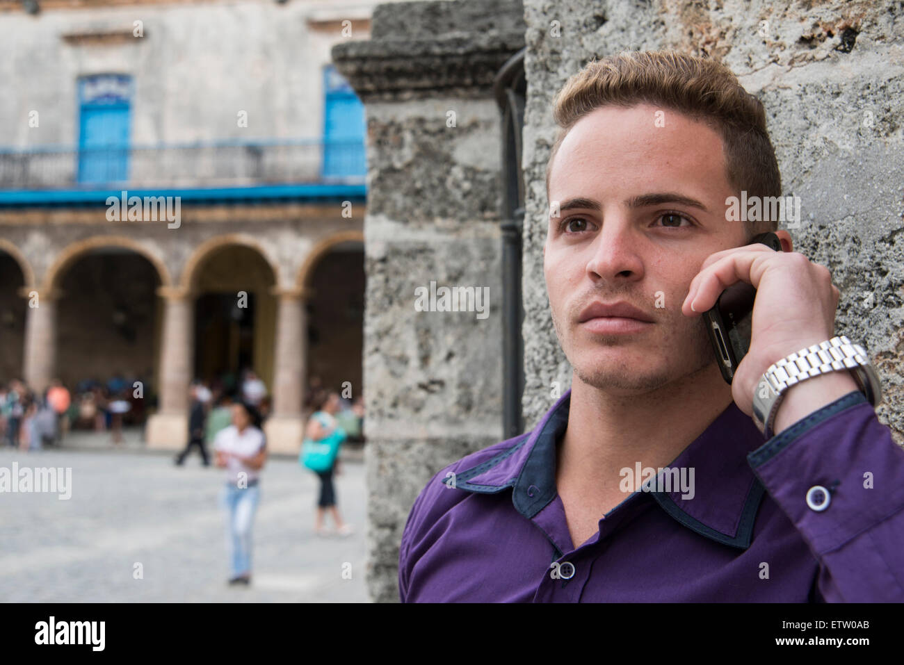 Man speaking young latin hi-res stock photography and images - Alamy
