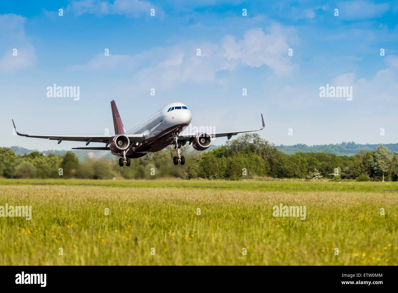 Airplane start hi-res stock photography and images - Alamy