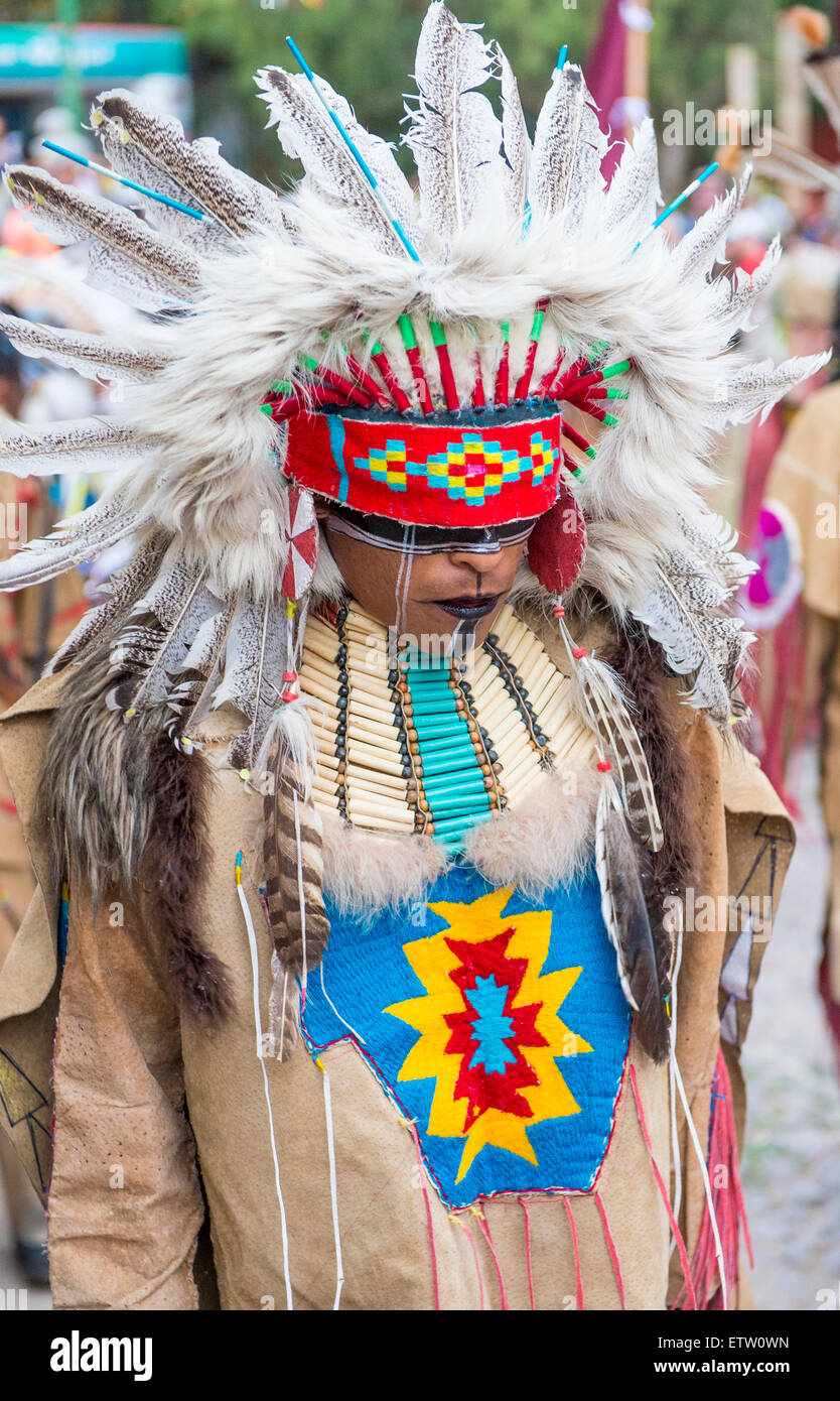 Native American with traditional costume participates at the festival ...
