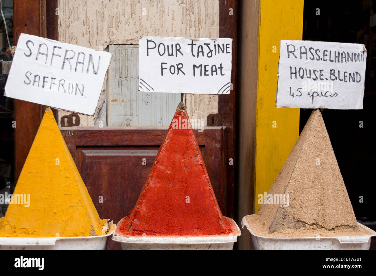 Morocco spice pyramid hi-res stock photography and images - Alamy