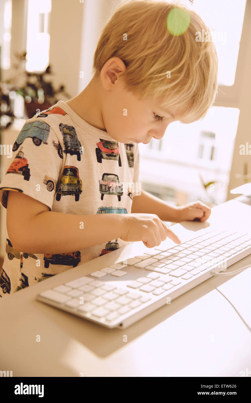 On the keyboard hi-res stock photography and images - Alamy