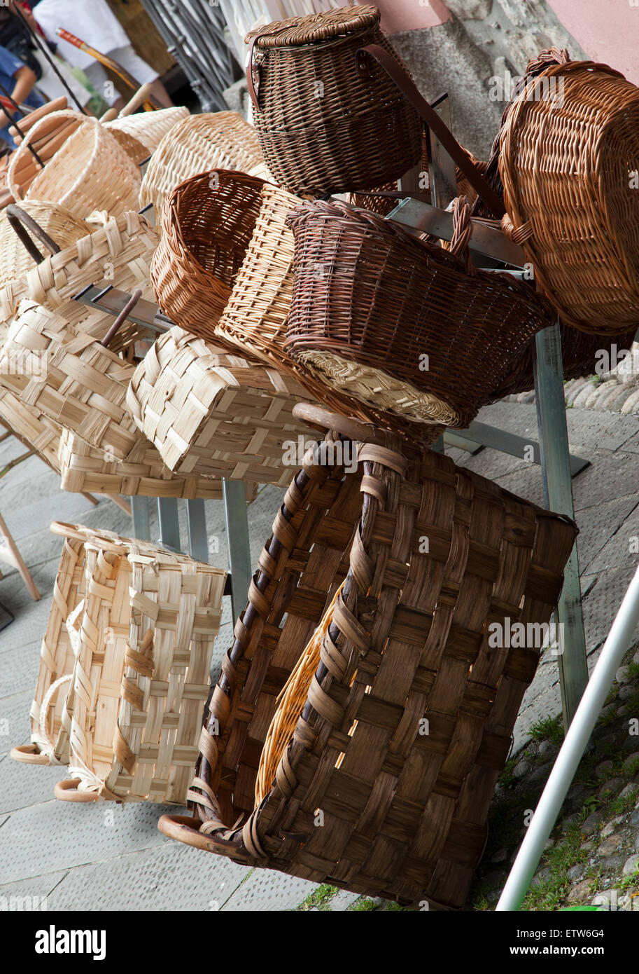 Handmade wicker baskets hi-res stock photography and images - Alamy