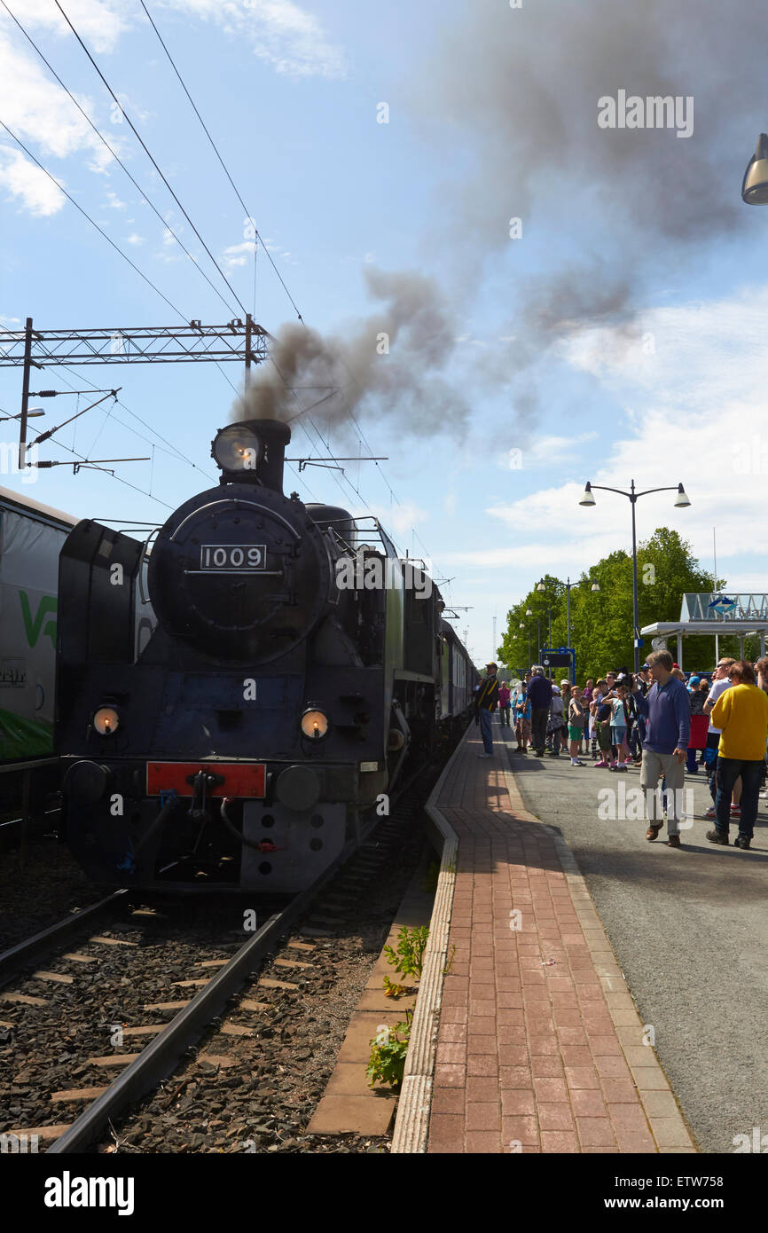 Finnish Hr1-class "Ukko-Pekka" steam engine locomotive 1009 ...