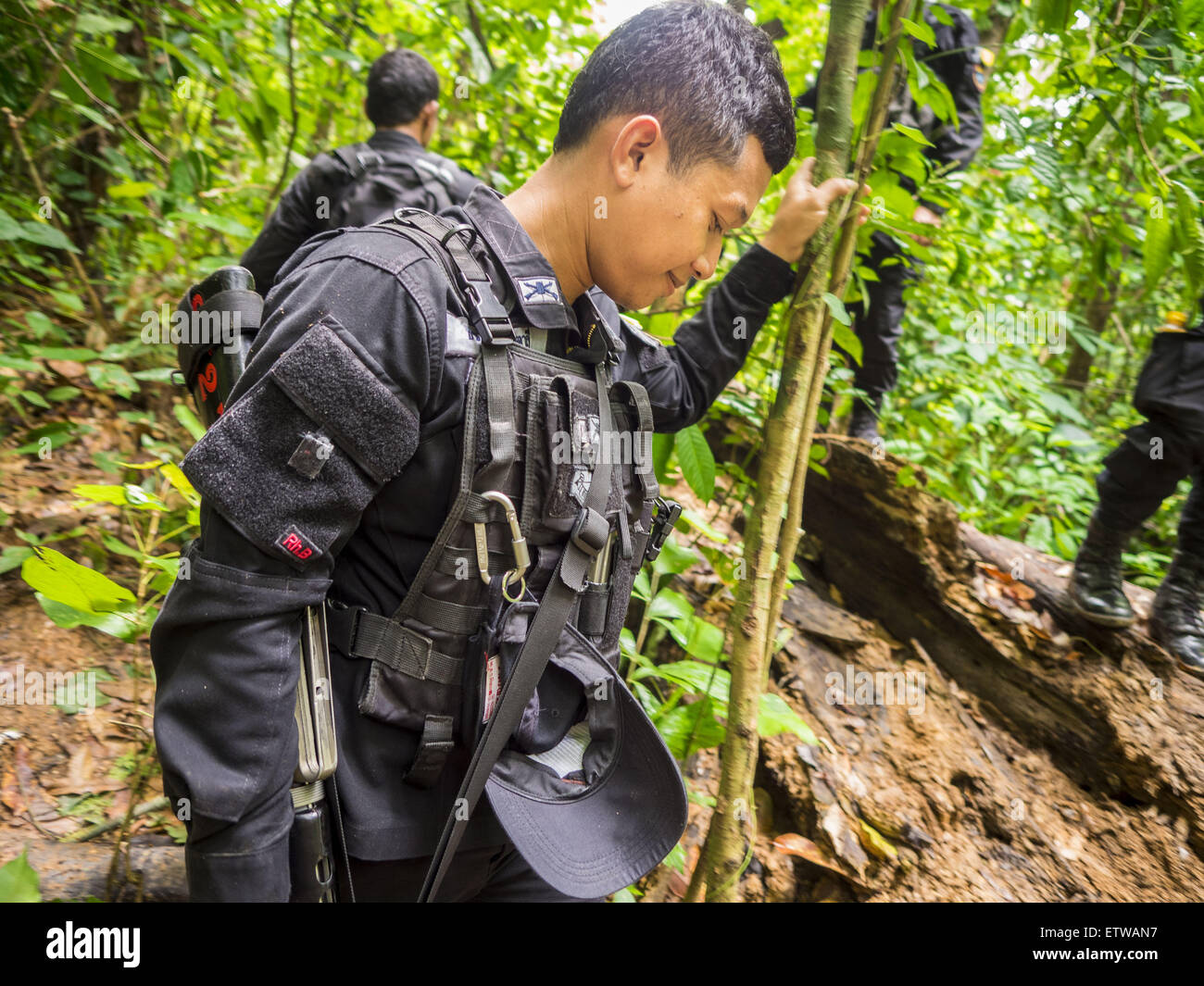 Chuap, Narathiwat, Thailand. 16th June, 2015. A Thai Army Ranger ...