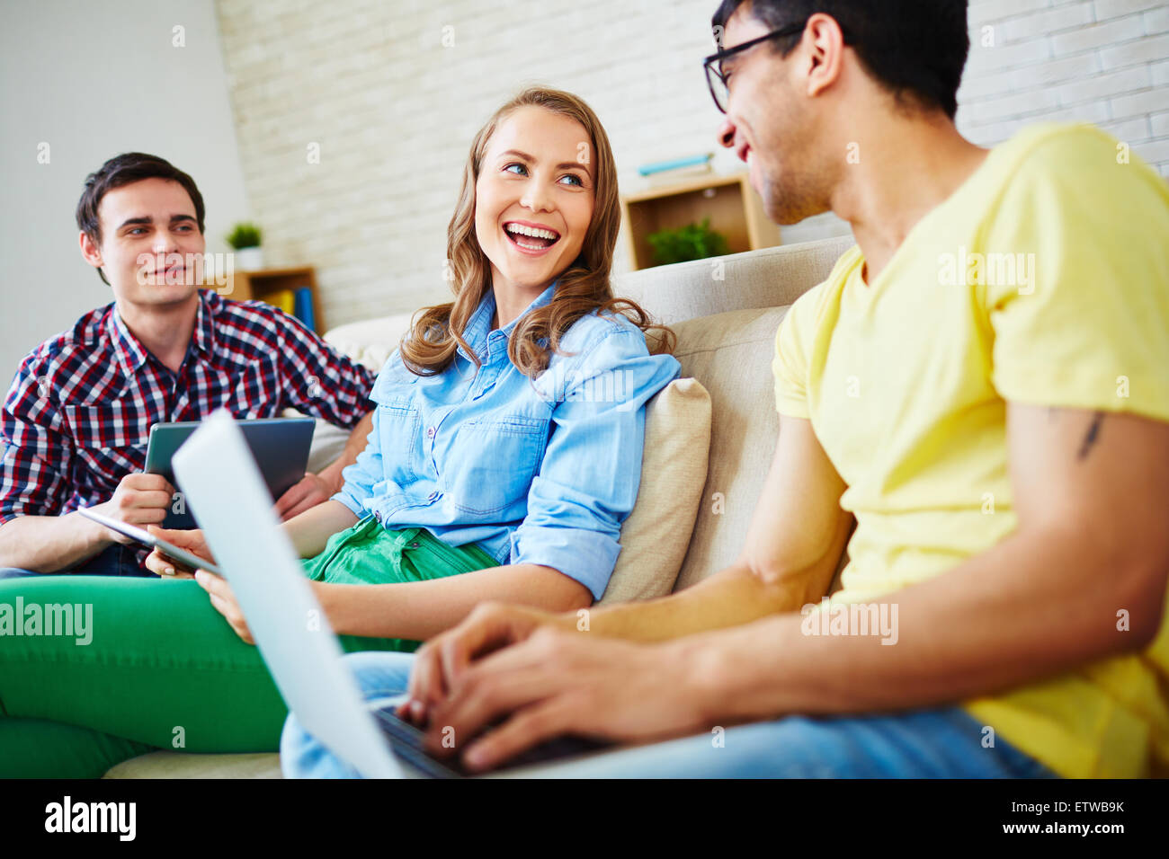 Modern teenagers hi-res stock photography and images - Alamy