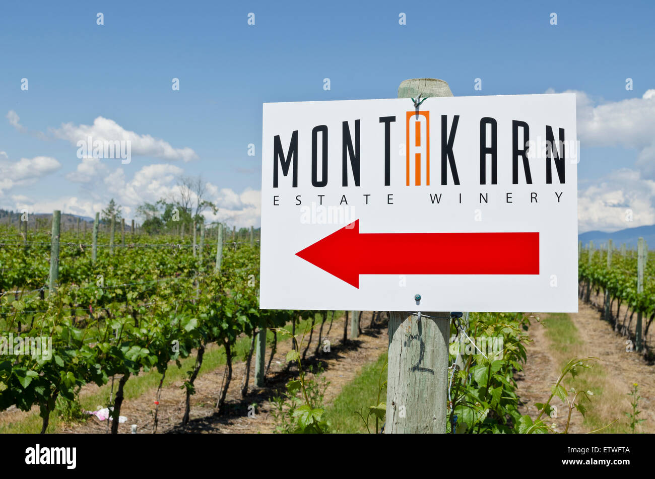 Winery signs directions hi-res stock photography and images - Alamy
