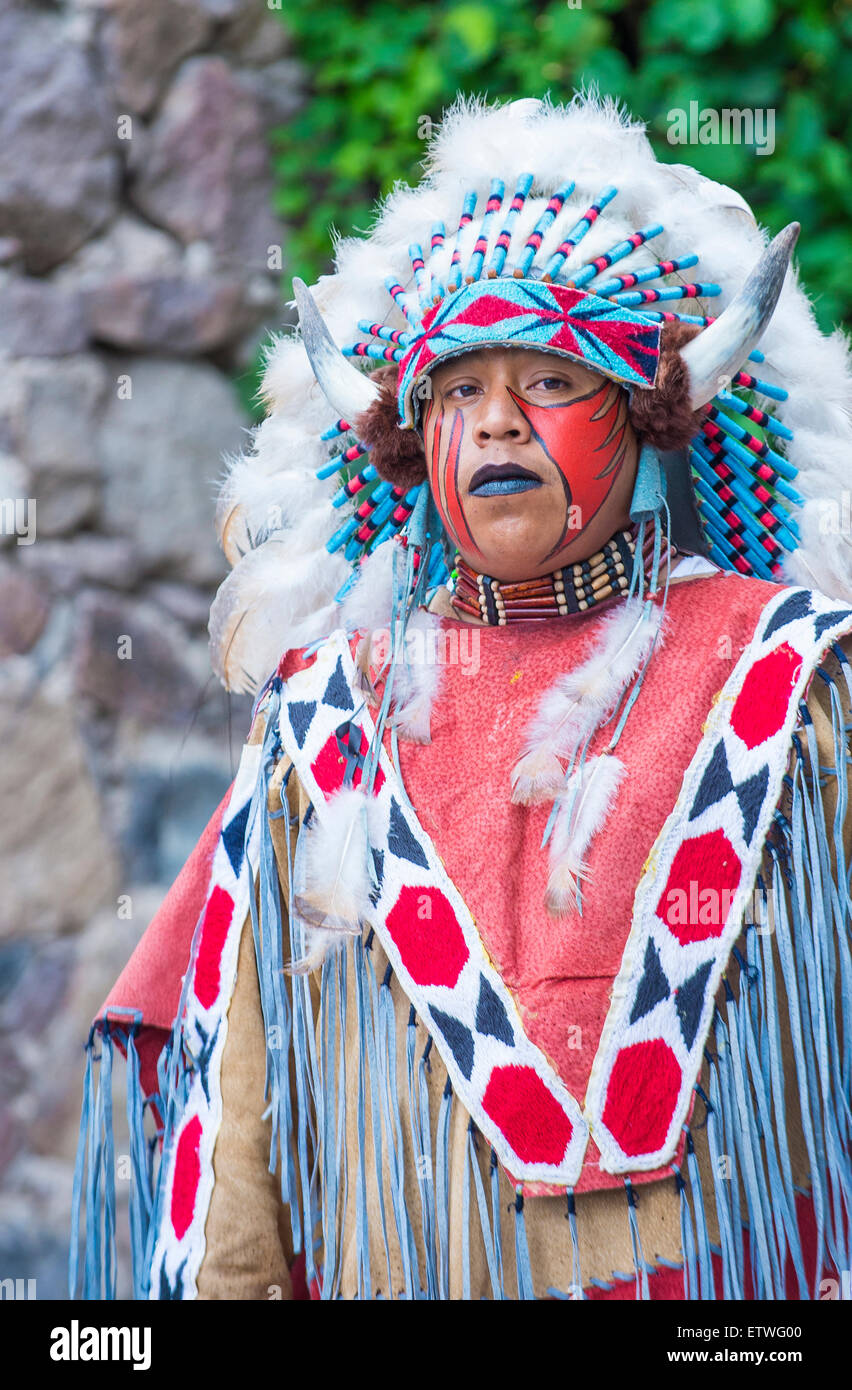 Native American with traditional costume participates at the festival ...