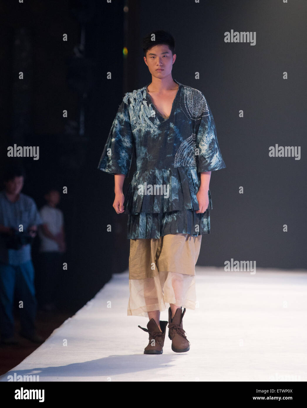 Catwalk chinese model hi-res stock photography and images - Alamy