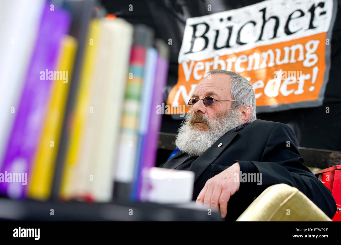 FILE - A file picture dated 10 May 2013 depicts writer Harry Rowohlt at ...