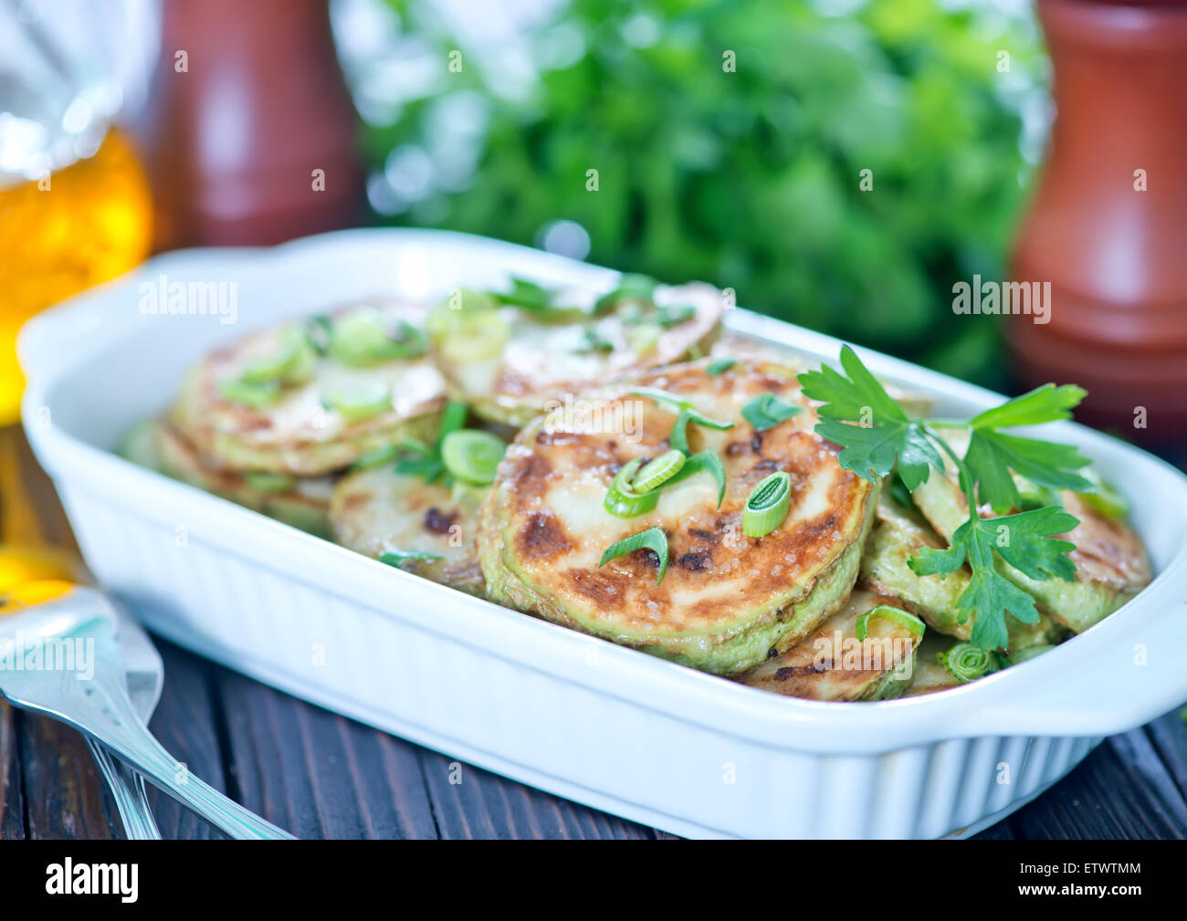 Fried marrow hi-res stock photography and images - Alamy