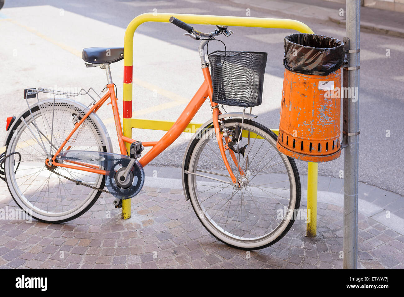 Bicycle waste collection hi-res stock photography and images - Alamy