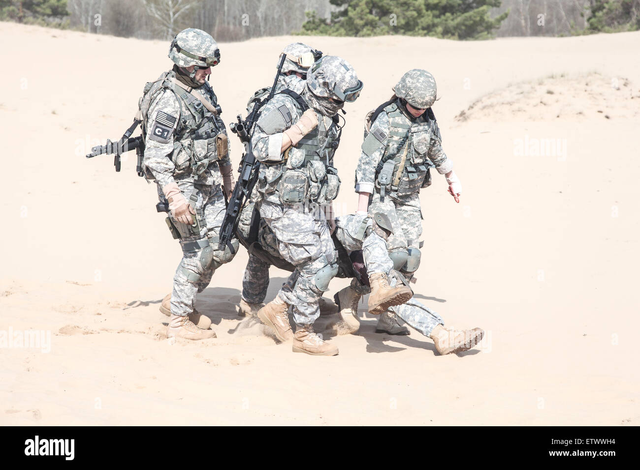 Military rescuing hi-res stock photography and images - Alamy